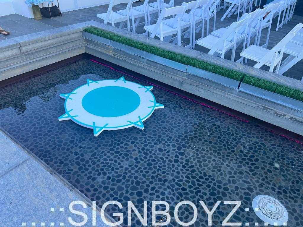 Floating Pool Letters – SIGNBOYZ